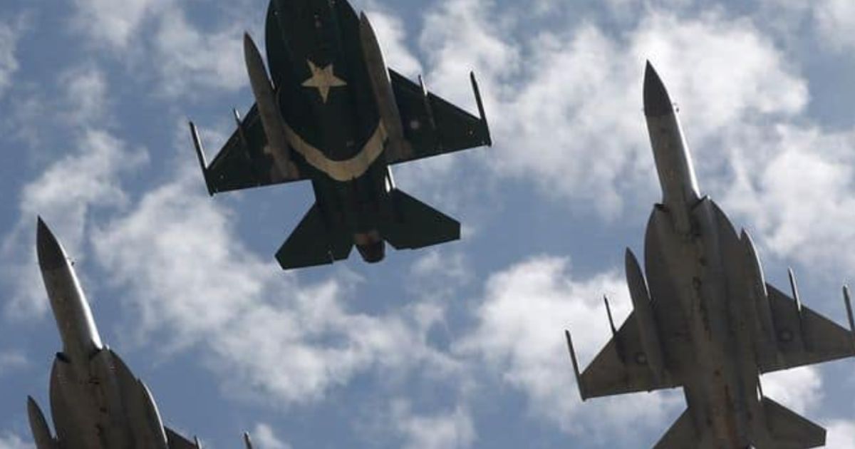Pakistan's Defense Minister Confirms Downing of Five Indian Fighter Jets